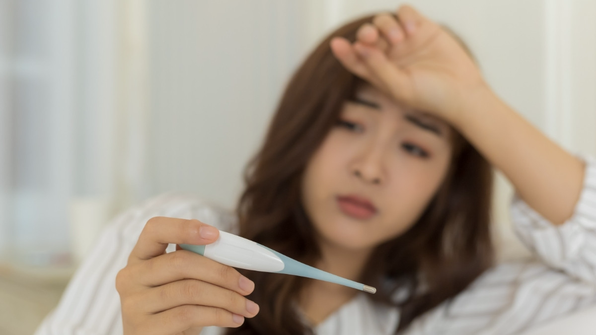 Cara Membedakan Demam karena Sakit Tipes dan DBD - KlikDokter